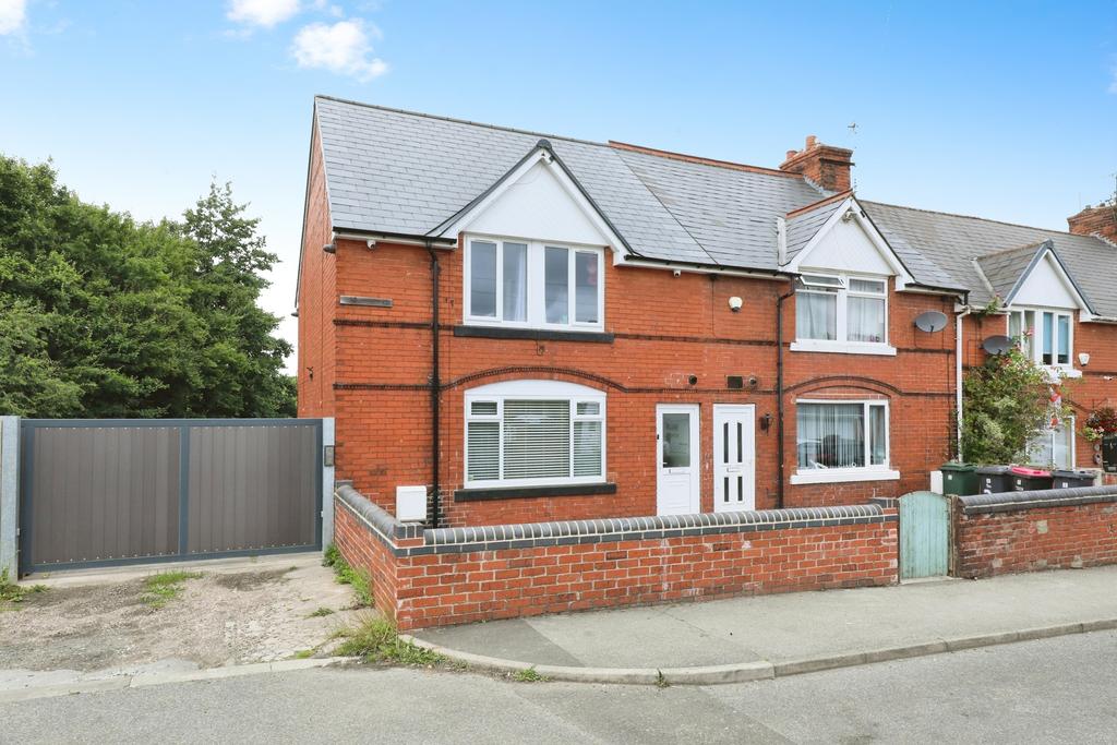 South Street, Sheffield S25 3 bed end of terrace house - £170,000