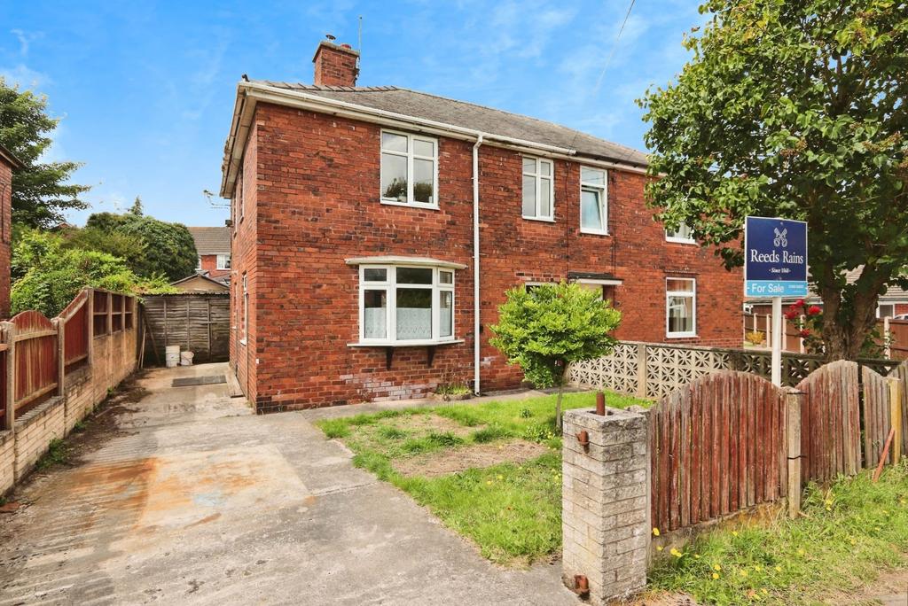 Plantation Avenue, Sheffield S25 3 bed semi-detached house - £150,000