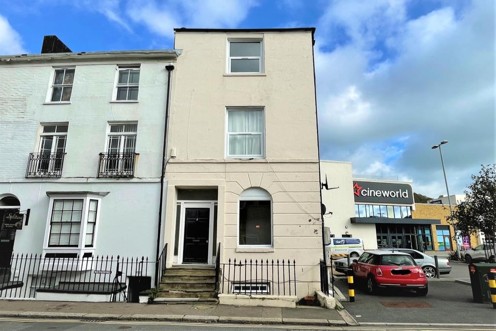 Russell Street, Dover CT16 8 bed terraced house - £400,000