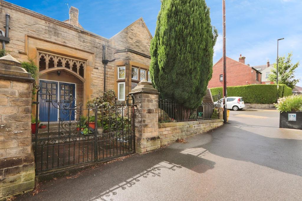 Dykes Lane, South Yorkshire S6 2 bed apartment - £160,000