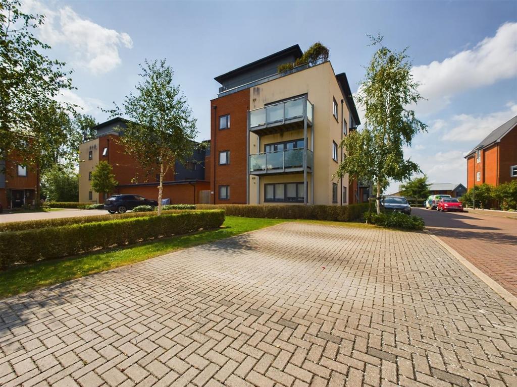 Provis Wharf, Aylesbury HP20 2 bed flat - £250,000