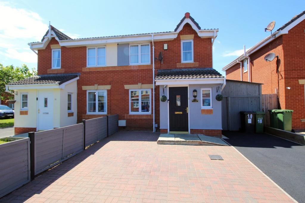 Llys Bran, Denbighshire LL19 3 bed semi-detached house - £175,000