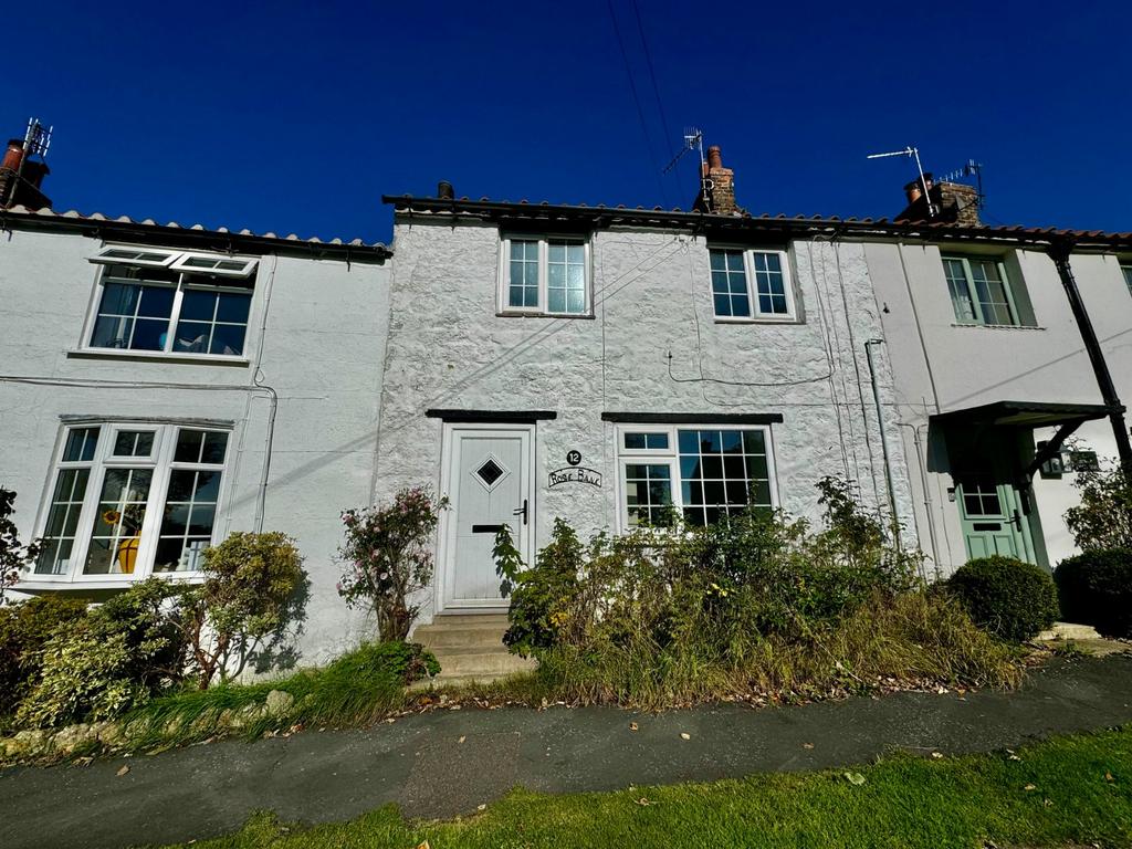 Main Street, Filey YO14 3 bed terraced house for sale - £180,500