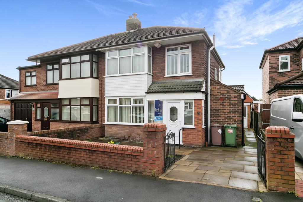 Seaton Grove, Merseyside WA9 3 bed semi-detached house - £220,000