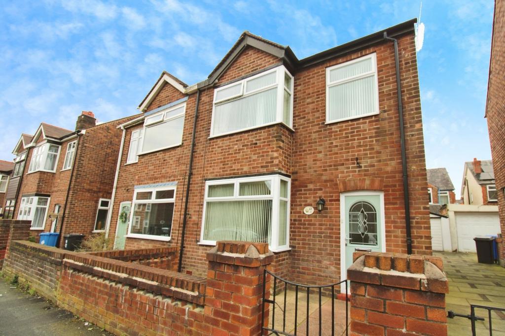 Rhodes Street, Cheshire WA2 3 bed semi-detached house - £190,000