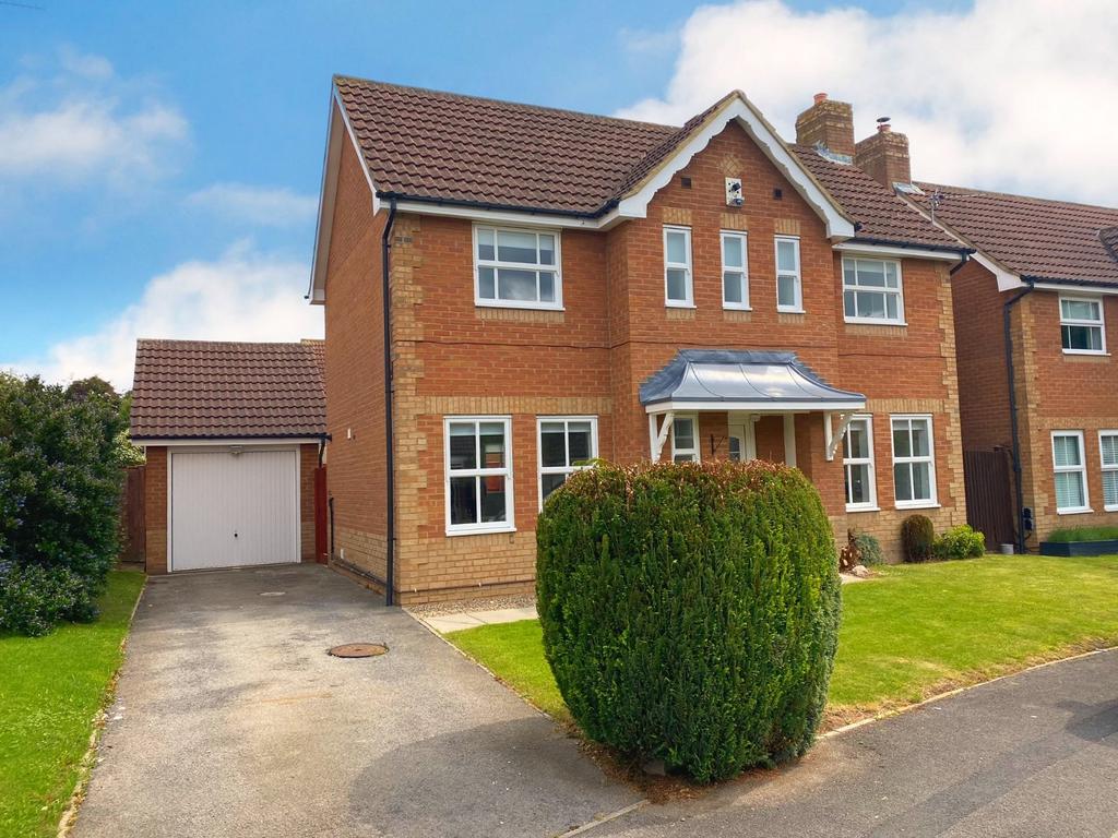 Tarr Steps, Stockton-On-Tees TS17 3 bed detached house - £1,200 pcm (£ ...