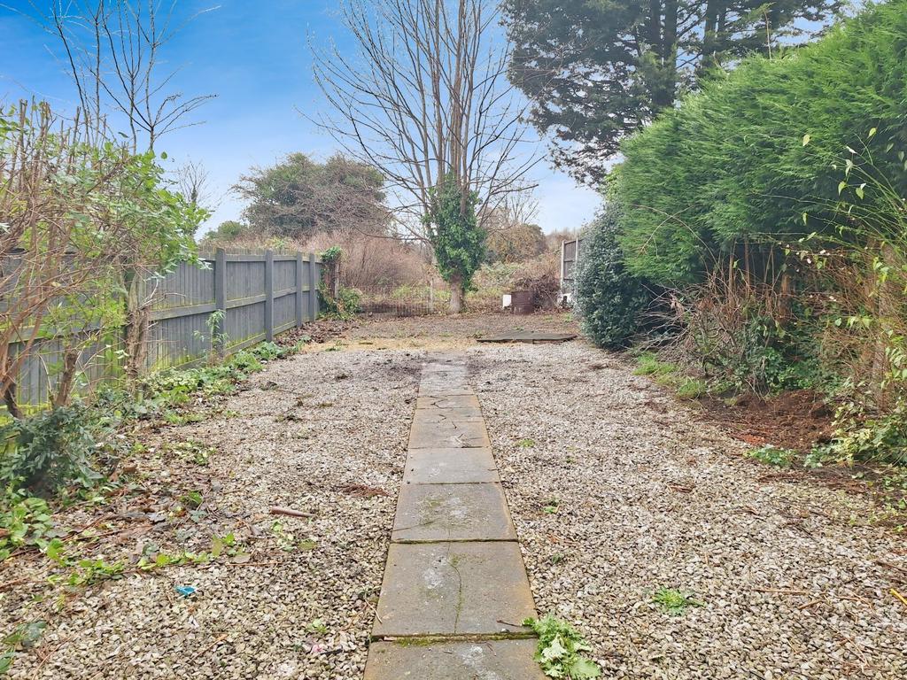 Balne Lane, West Yorkshire WF2 2 bed semi-detached house - £130,000