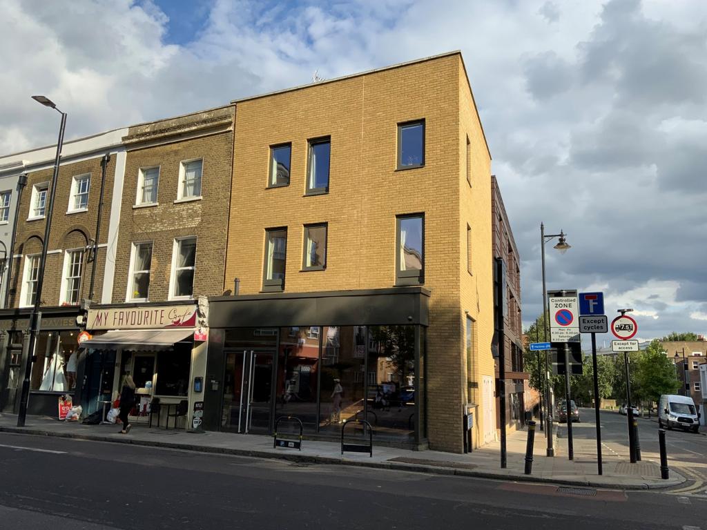 Elmore Street, London N1 1 bed apartment - £2,000 pcm (£462 pw)