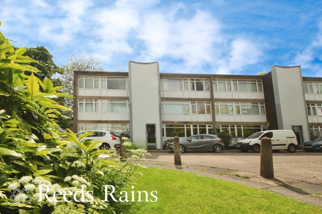 Gorse Hey Court, Merseyside L13 2 bed apartment - £75,000