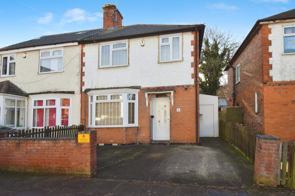 Marina Road, Leicestershire LE5 3 bed semi-detached house - £360,000