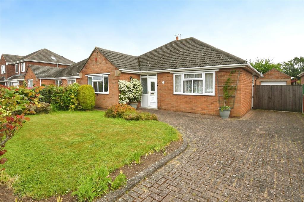 Harewood Crescent, Lincoln LN6 3 bed bungalow - £240,000