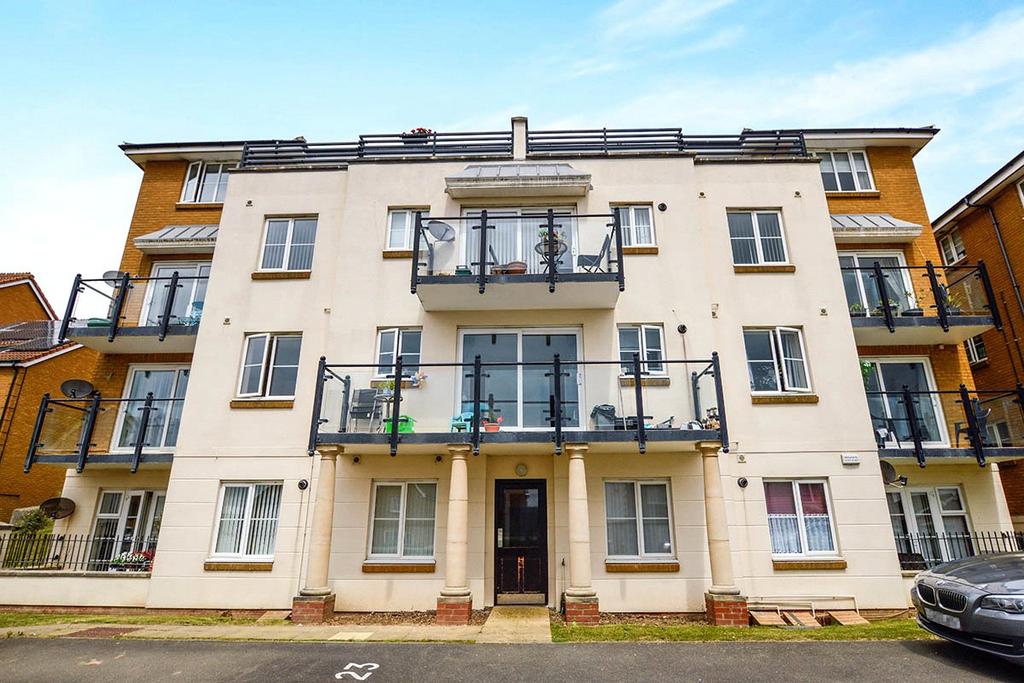 Lower Corniche, Kent CT21 2 bed flat - £310,000