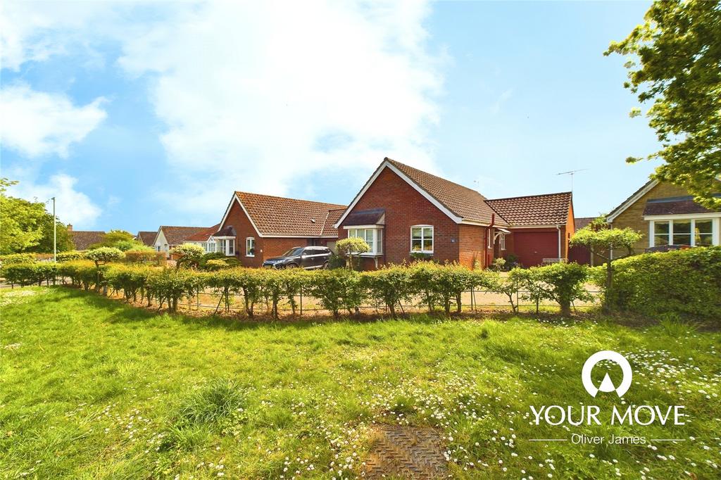 Richard Crampton Road, Suffolk NR34 3 bed bungalow - £280,000
