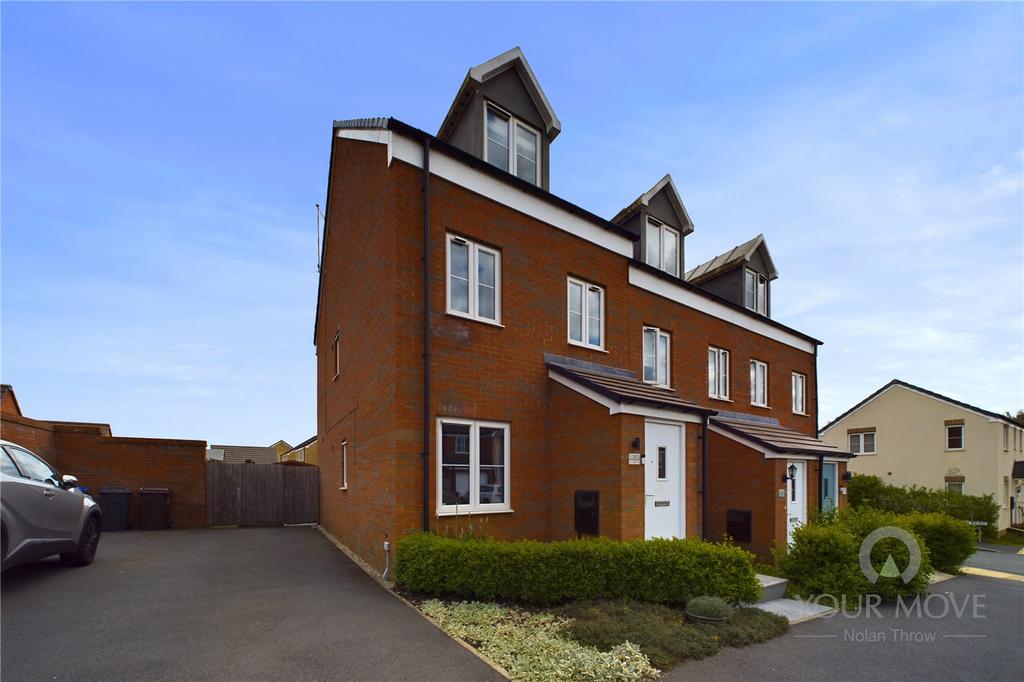 York Way, Northampton NN5 3 bed end of terrace house - £270,000