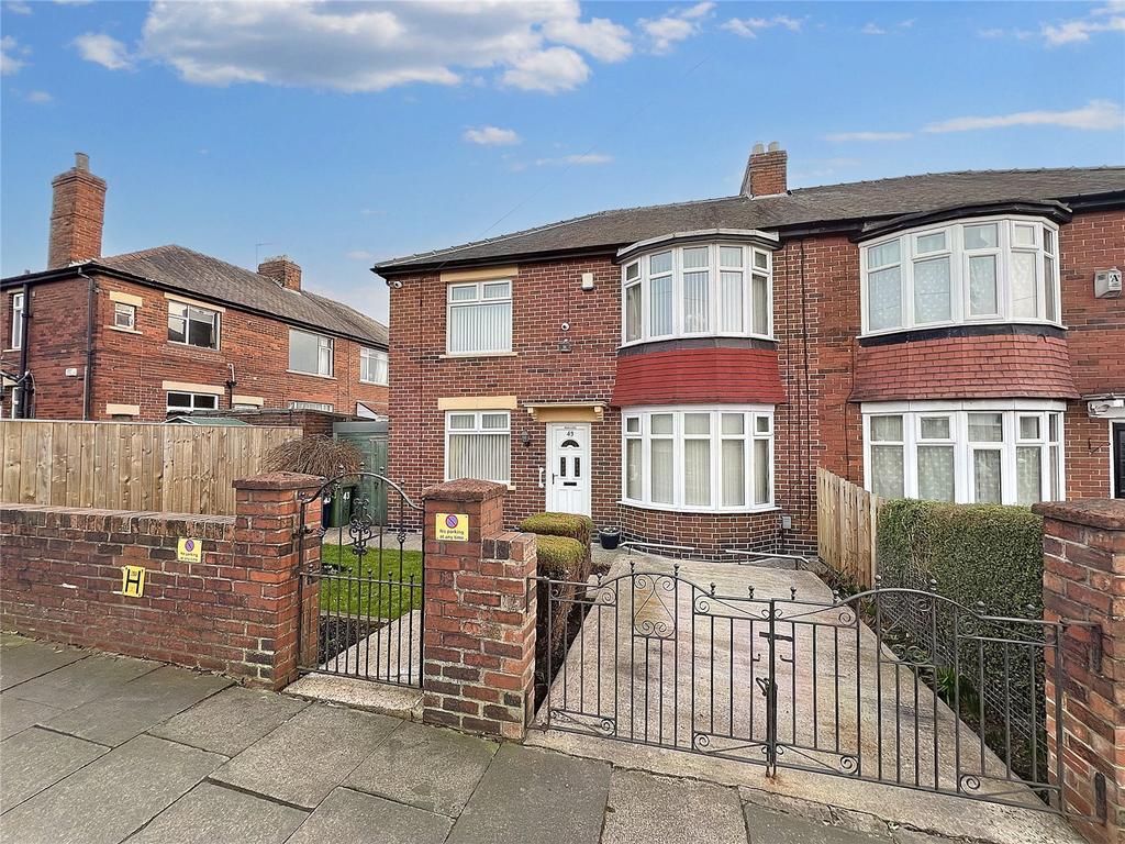 Lobley Hill Road, Gateshead NE8 3 bed semi-detached house - £200,000