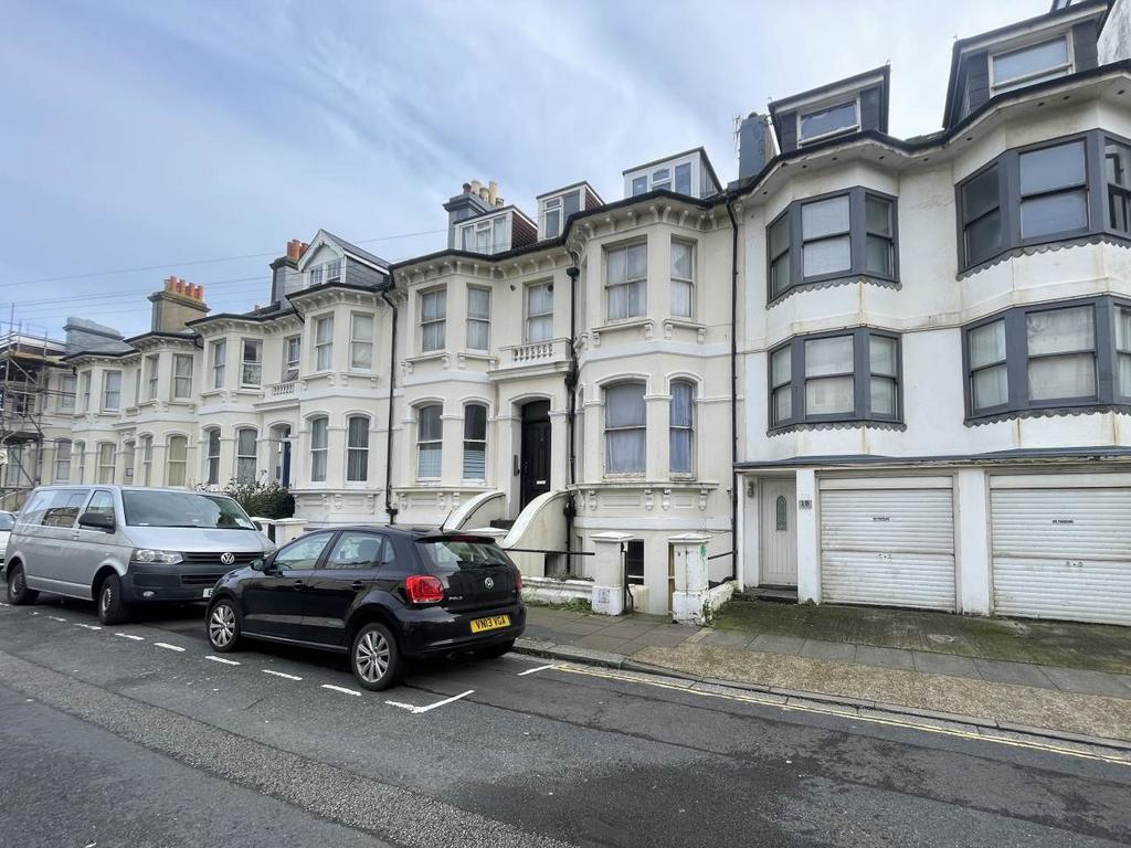 Seafield Road, Hove, East Sussex 1 bed flat - £1,100 pcm (£254 pw)