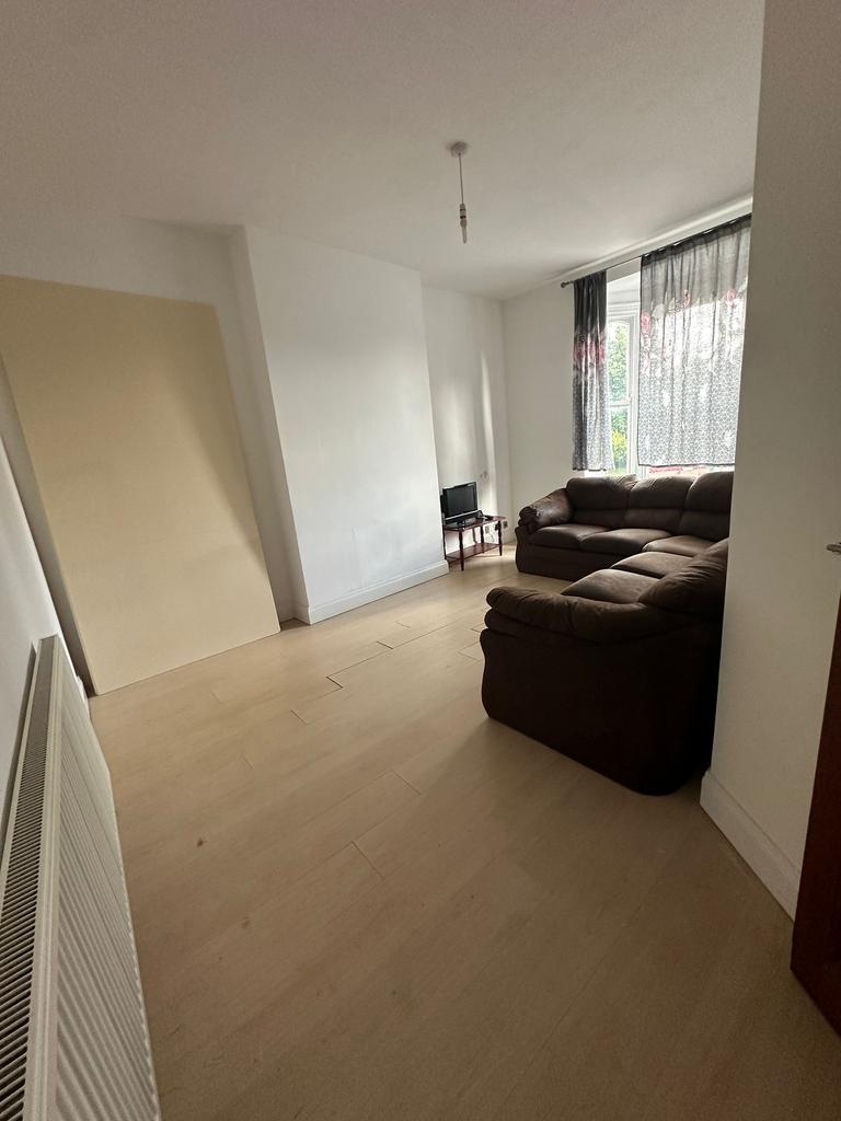 Pelham Road, Immingham DN40 2 bed flat to rent - £595 pcm (£137 pw)