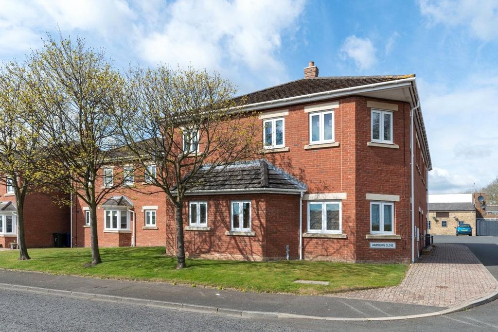 Hartburn Close, Tyne and Wear NE5 2 bed flat - £105,000