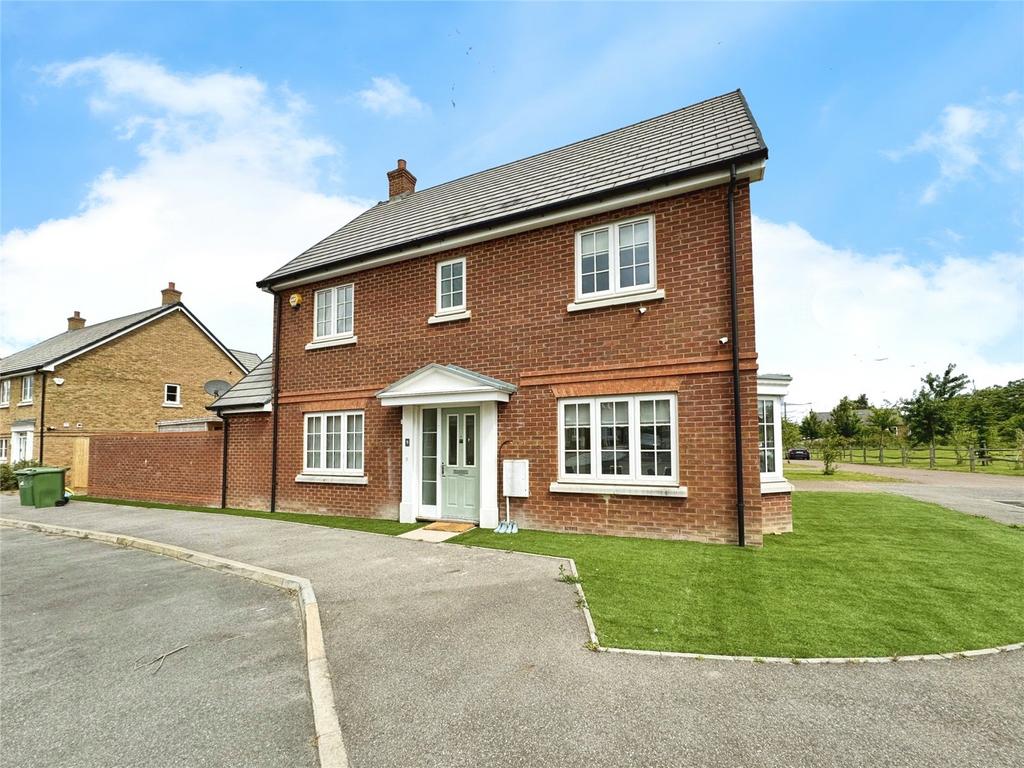 Quilters Yard, Rainham ME8 4 bed detached house for sale - £475,000