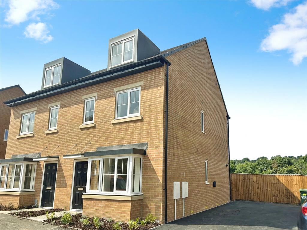 Spindle Walk, Huddersfield, HD2 3 bed semi-detached house - £1,500 pcm ...