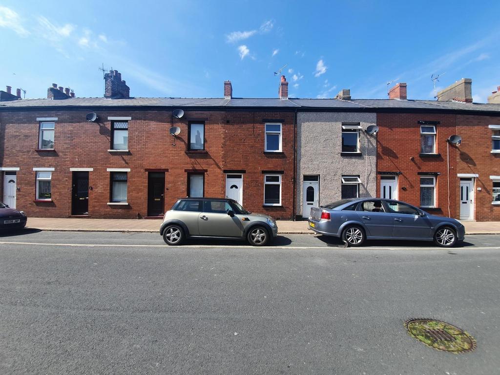 St. Vincent Street, Barrow In Furness... 2 bed house - £775 pcm (£179 pw)