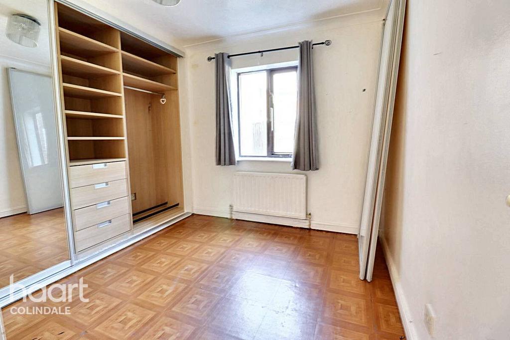 Dunlin Court, Turnstone Close, NW9 1 bed flat - £300,000