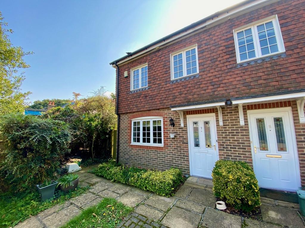 Autumn Grove, Bromley BR1 3 bed end of terrace house - £2,150 pcm (£496 pw)