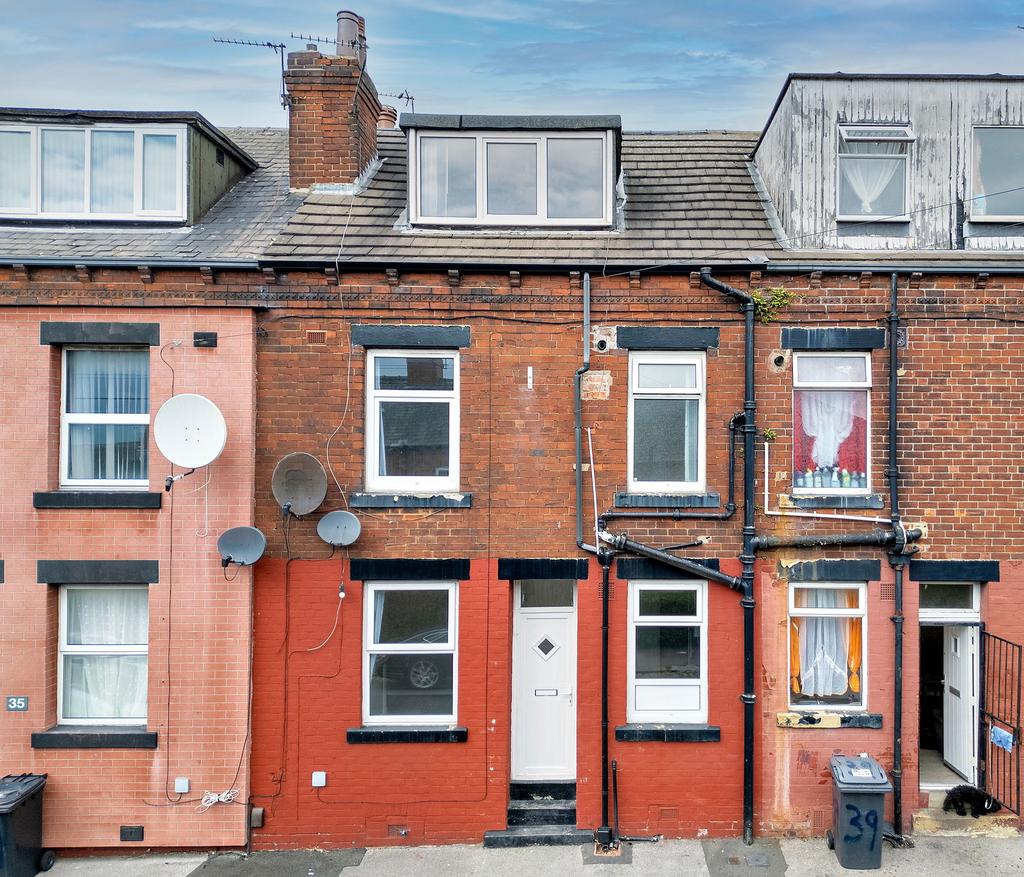 Temple View Terrace, Leeds LS9 2 bed terraced house - £895 pcm (£207 pw)