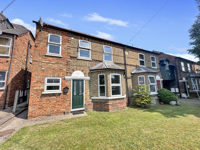 London Road, High Wycombe Studio - £800 pcm (£185 pw)