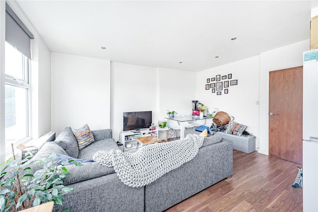 Balham Grove, London, SW12 2 bed flat - £2,000 pcm (£462 pw)