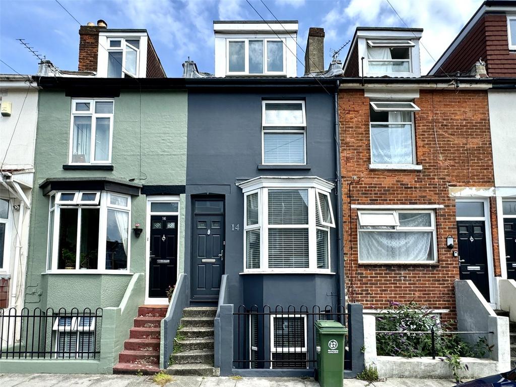 Hester Road, Hampshire PO4 4 bed terraced house - £355,000