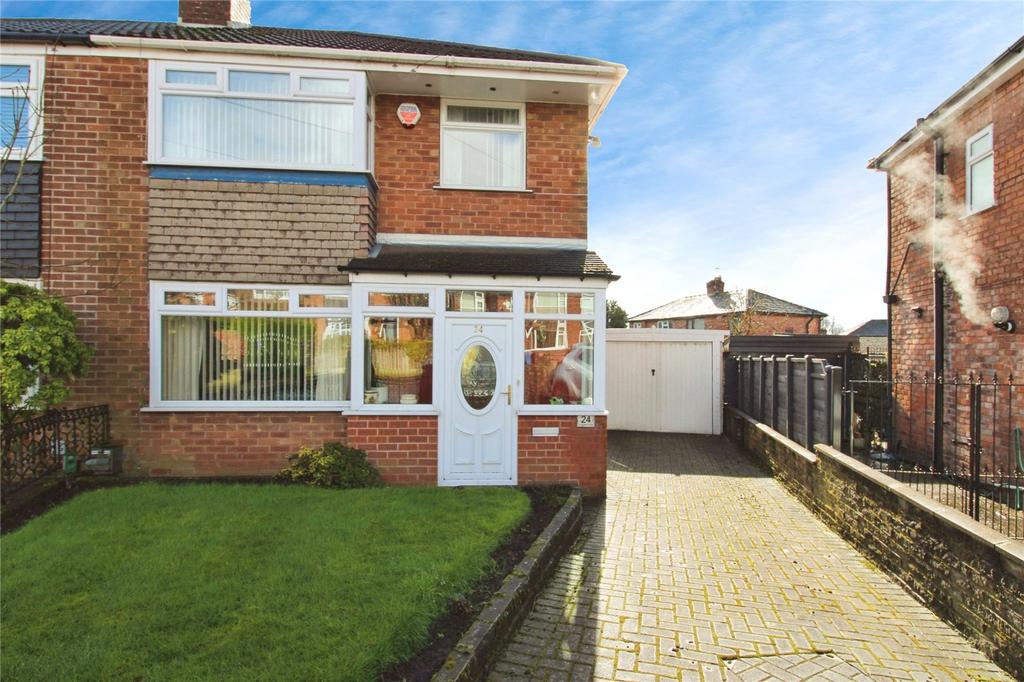 Crossfield Drive, Manchester M27 3 bed semi-detached house for sale - £ ...