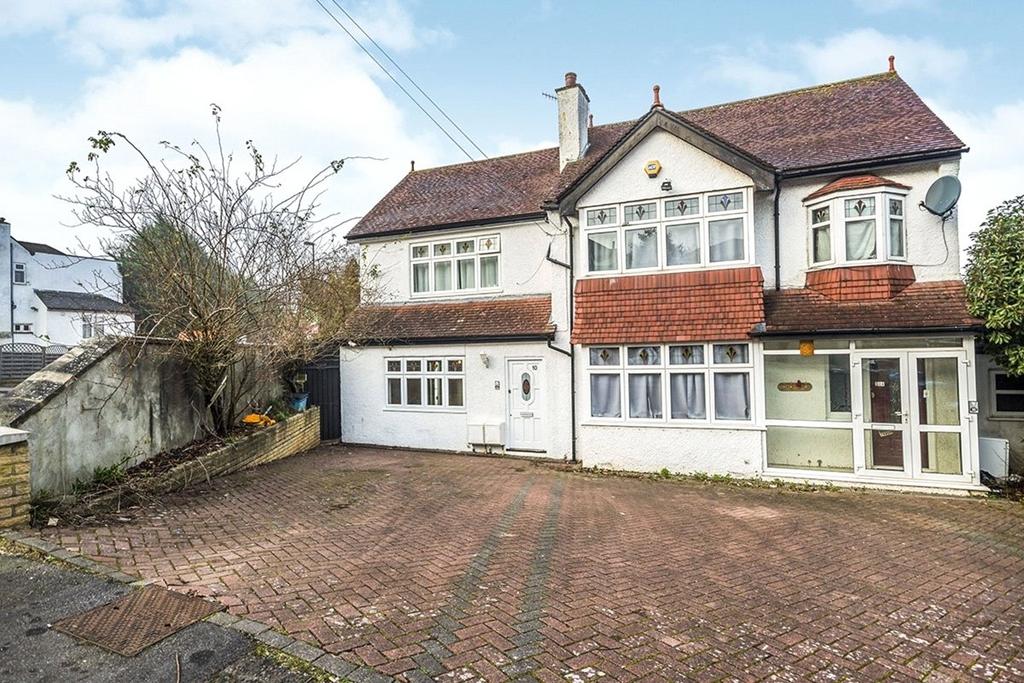 Rickman Hill, Coulsdon CR5 2 bed flat - £1,650 pcm (£381 pw)