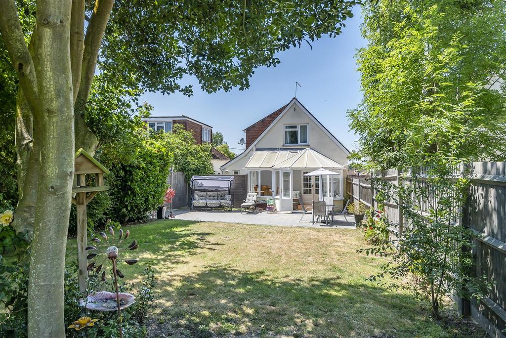 Wood Lane, Small Dole, Henfield 2 bed chalet - £475,000