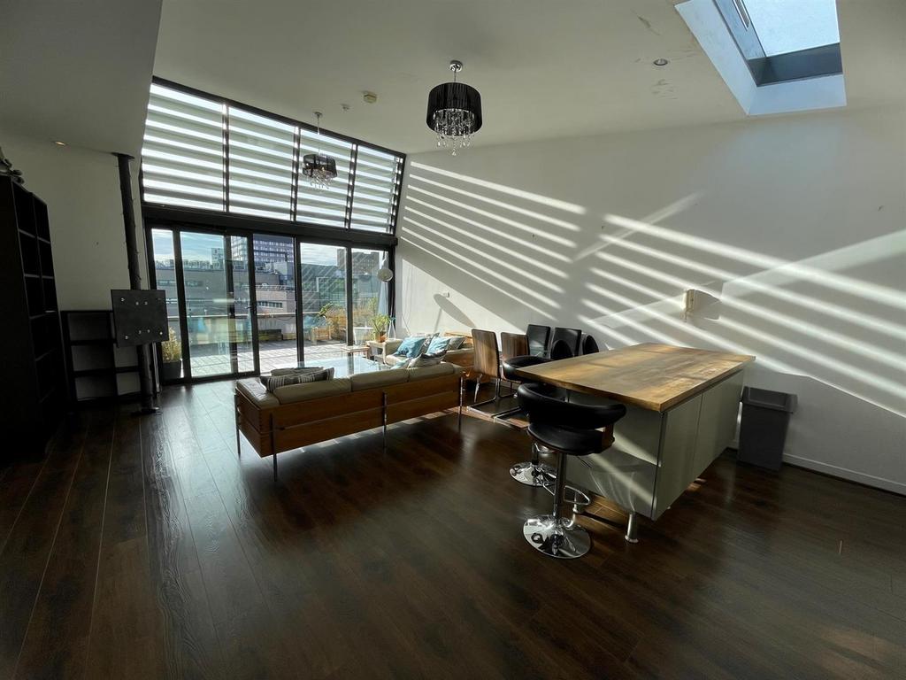 Cable House, Cheapside 2 bed apartment - £1,200 pcm (£277 pw)