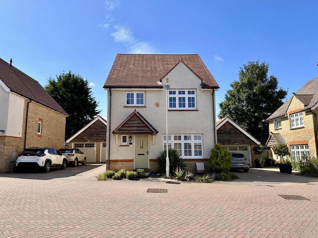 Albion Drive, Larkfield, Aylesford 4 bed detached house - £465,000