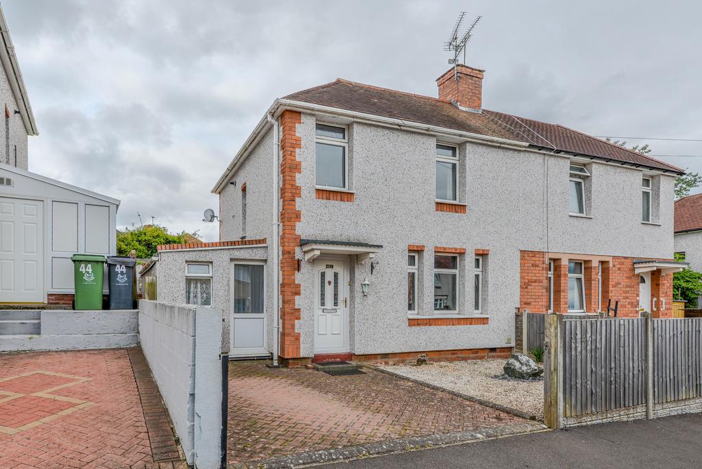 Worcester WR4 3 bed semi-detached house - £190,000