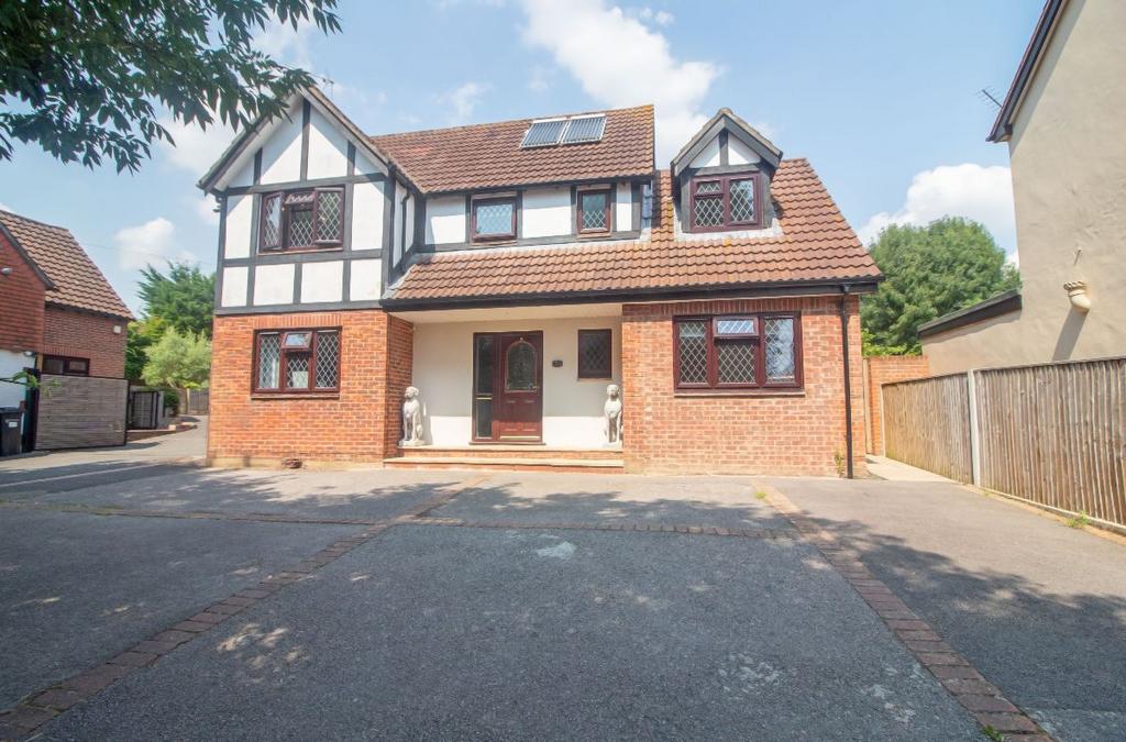 Havant Road, Drayton, PO6 1EE 5 bed detached house - £780,000