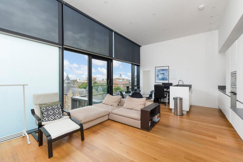 1093L – Simpson Loan, Edinburgh, EH3 9GF 2 bed flat - £2,700 pcm (£623 pw)