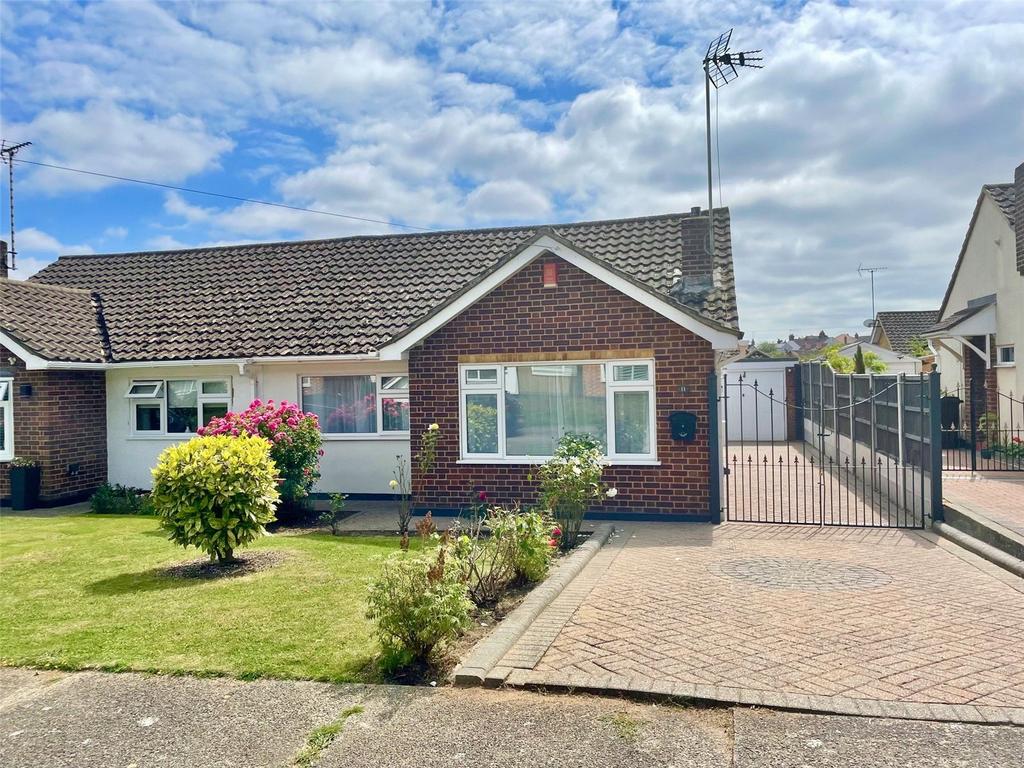 Ascot Close, Thundersley, Benfleet... 2 bed bungalow - £385,000