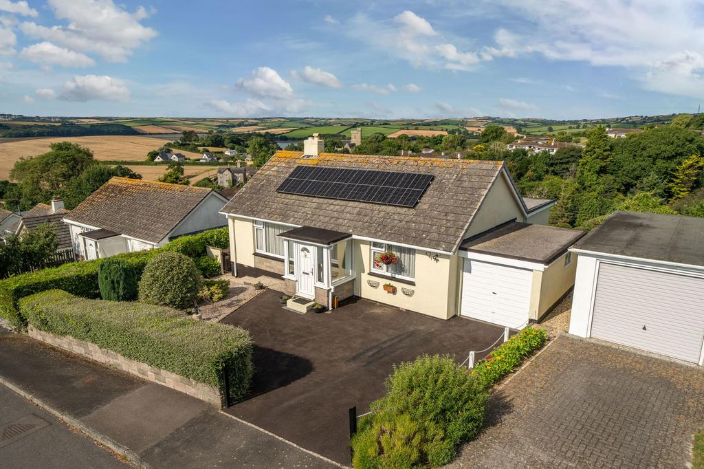 Charleton Way, West Charleton... 2 bed detached bungalow - £415,000