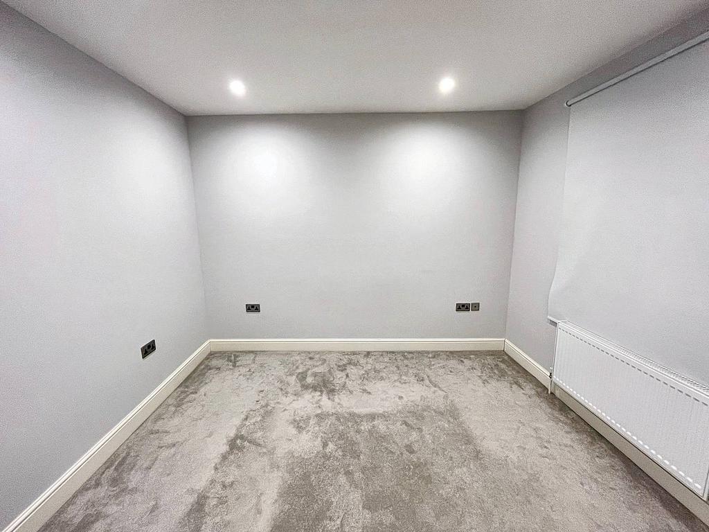 Courthill Road, London SE13 6 bed semi-detached house - £850 pcm (£196 pw)