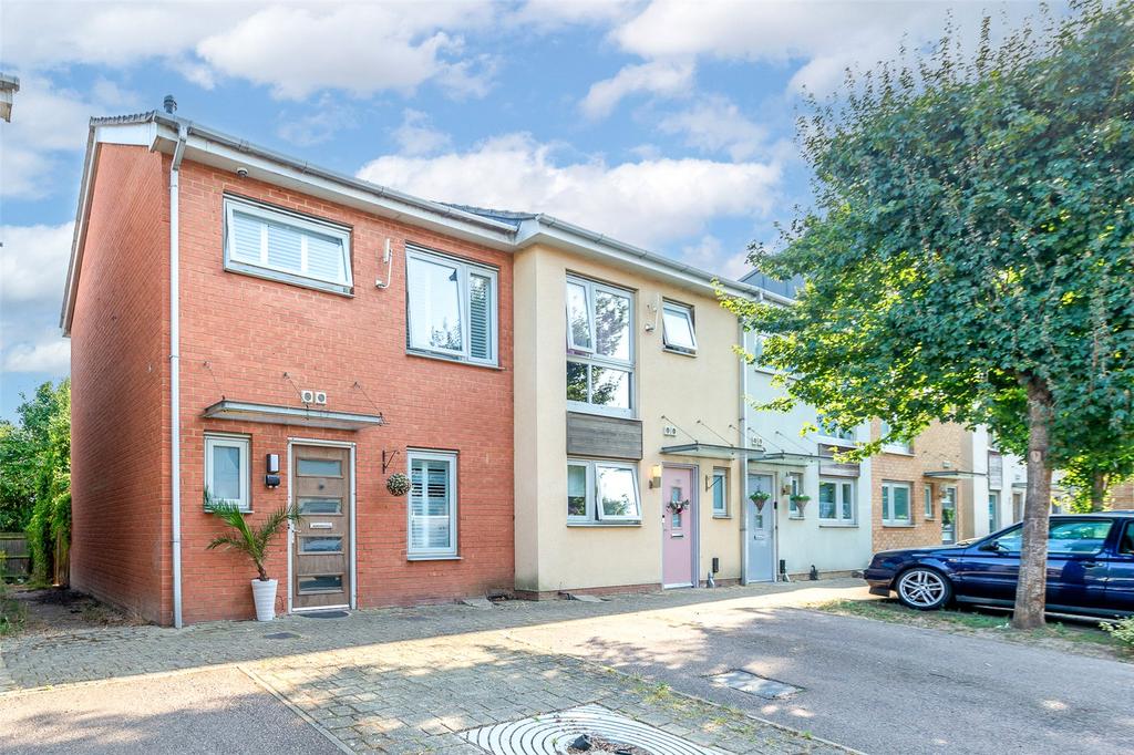 Cameron Drive, Dartford, Kent, DA1 2 bed end of terrace house for sale ...