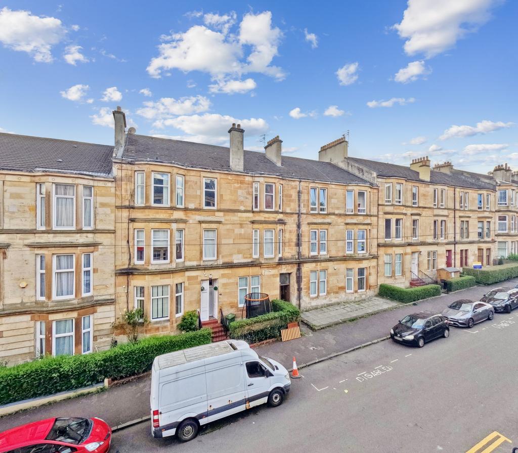 Keir Street, Flat 2/2, Pollokshields... 4 bed flat - £239,000