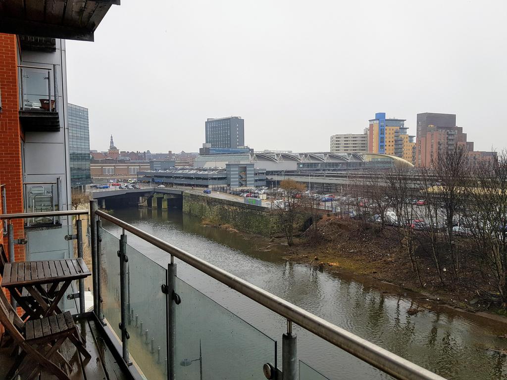 Whitehall Quay, Leeds, West... 2 bed flat to rent - £1,150 pcm (£265 pw)