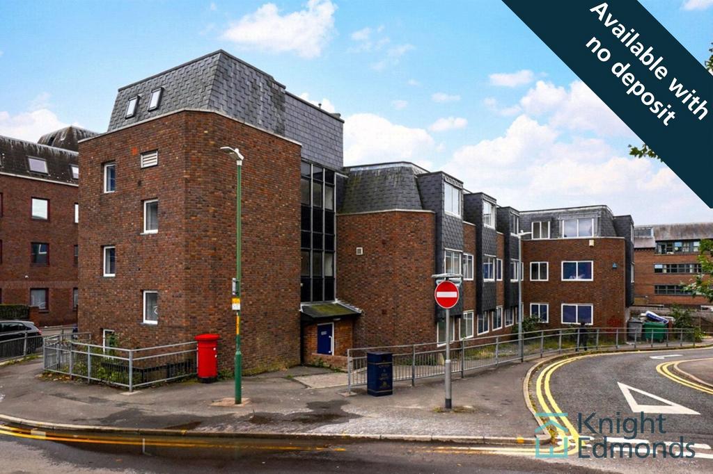 Queen Anne Road, Coronet House, ME14 Studio - £750 pcm (£173 pw)