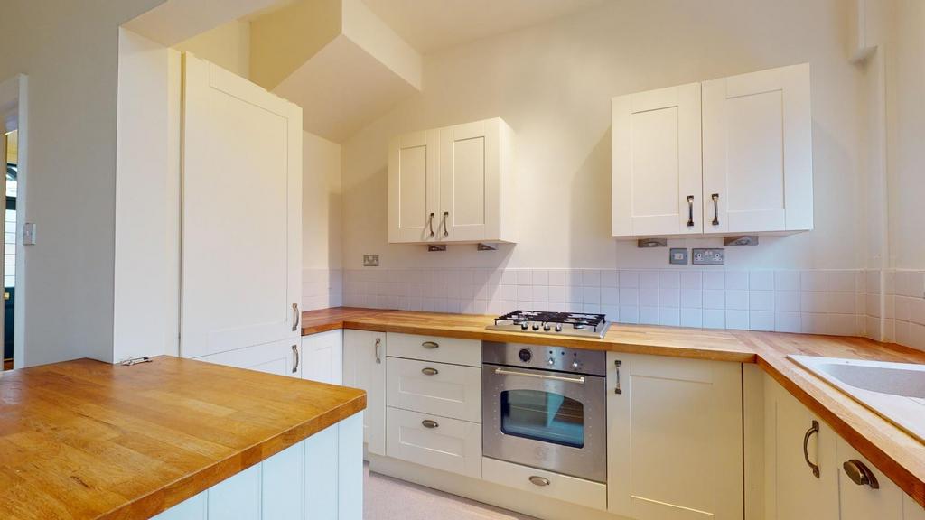 Middleton Road, Ilkley, LS29 9EX 4 bed terraced house - £1,895 pcm (£ ...