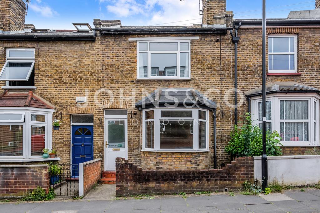 Glenhurst Road, Brentford, London, TW8 2 bed terraced house - £2,496 ...