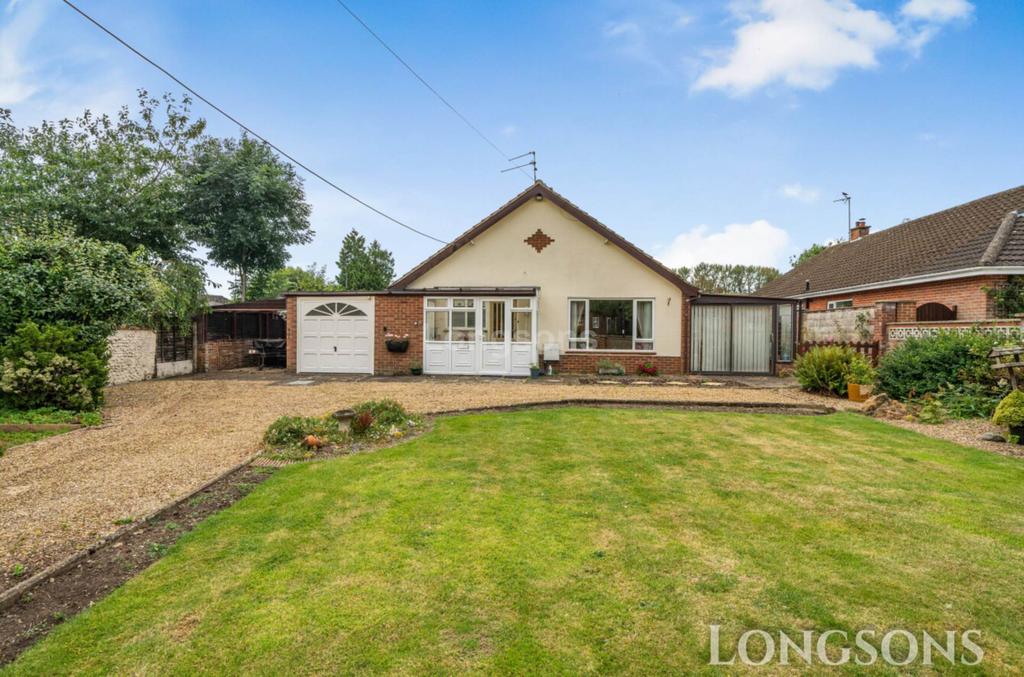 Northwell Pool Road, Swaffham 3 bed detached bungalow for sale - £350,000
