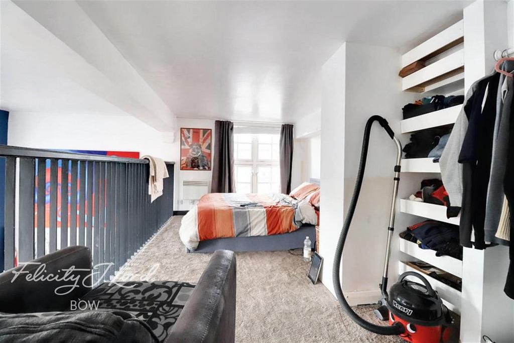 Trinity Hall, E1 1 bed flat - £1,850 pcm (£427 pw)
